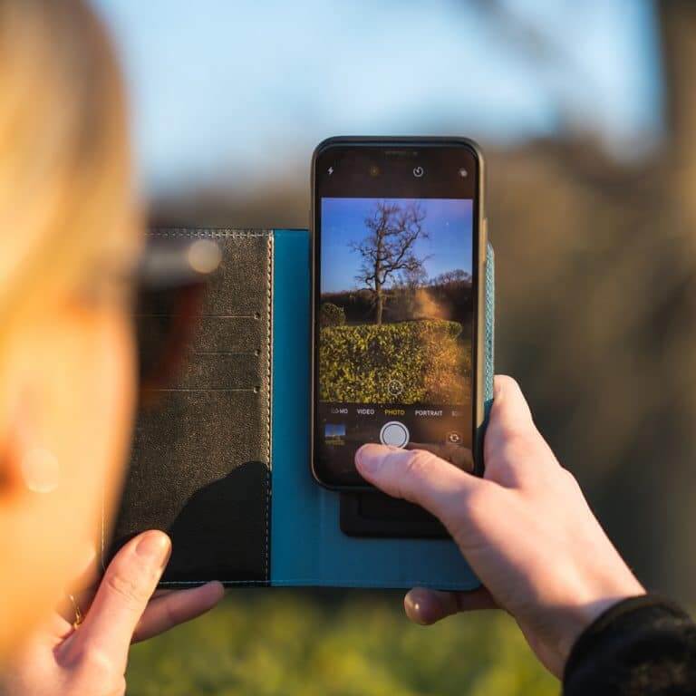 WaveWall Universal - The Universal Anti-Radiation Phone Case